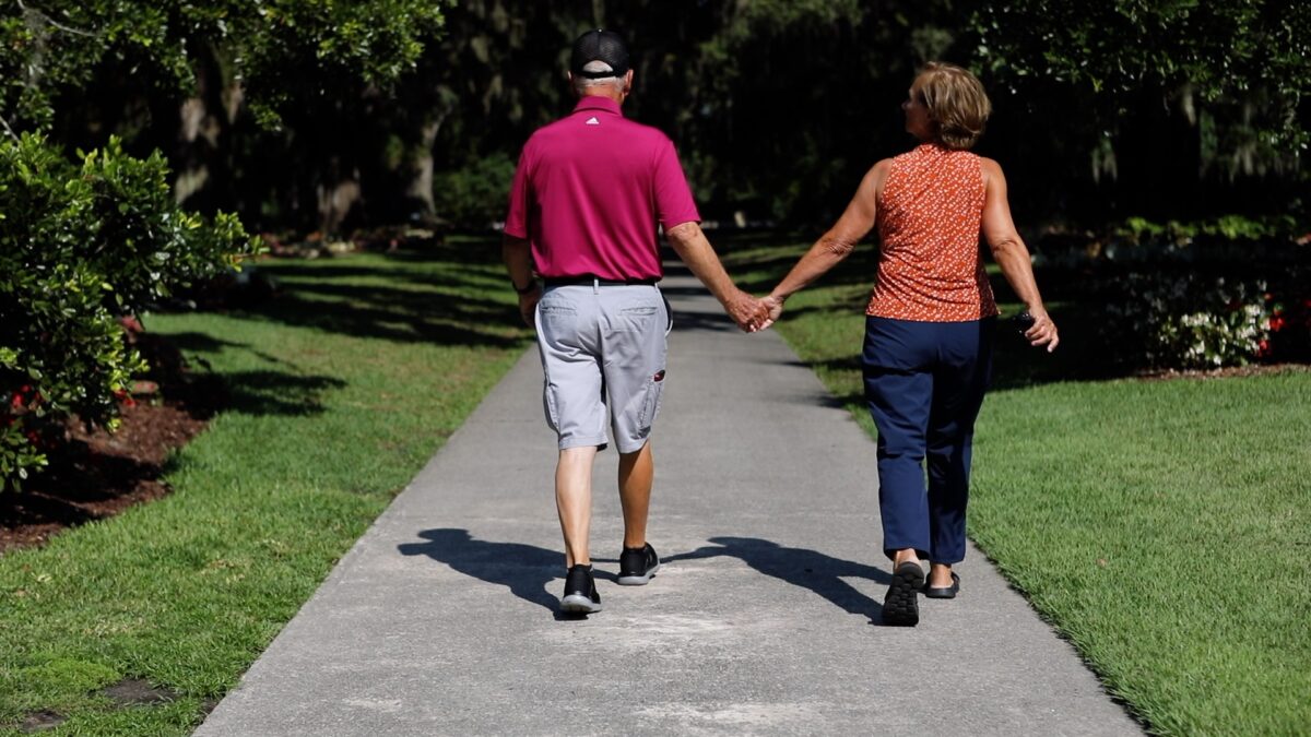 Program offers unique walking prescription to Brookgreen Gardens